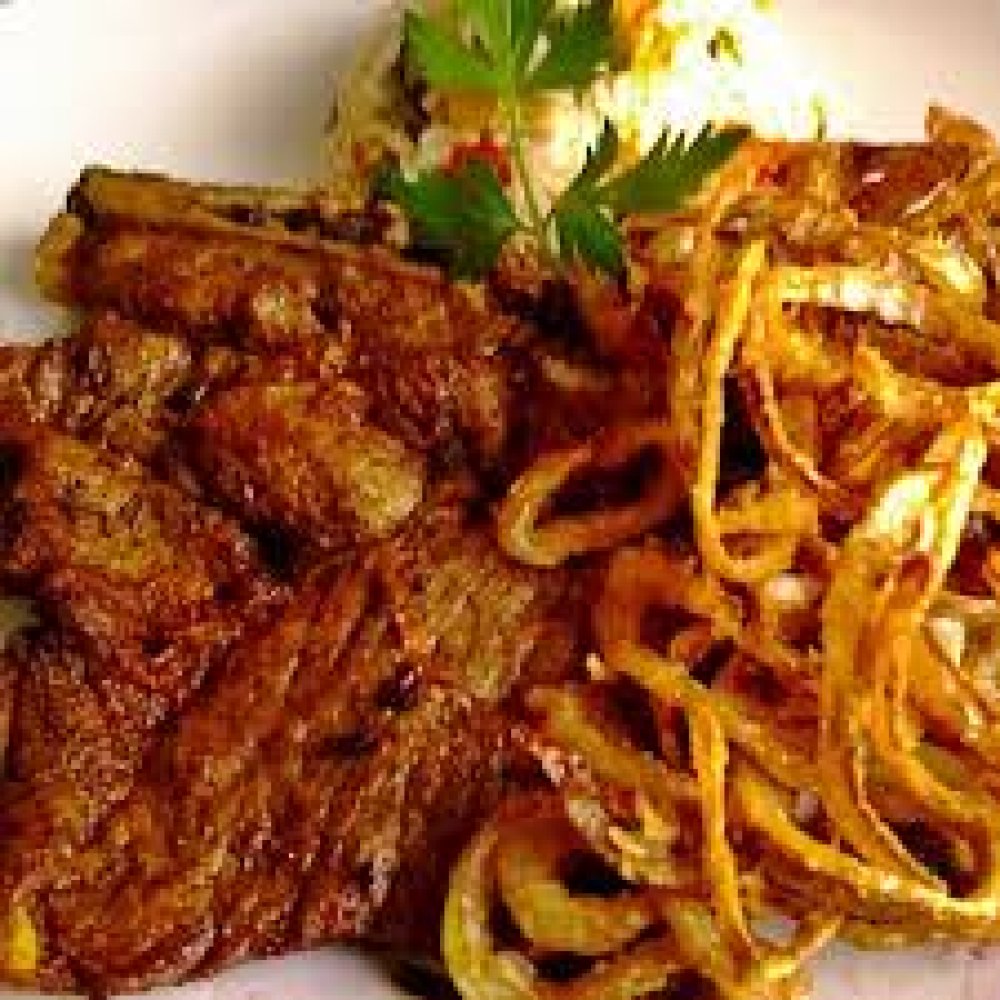 Grillezett tarja lyoni hagymával | BiaGoodFood